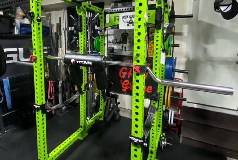 7 Best Safety Squat Bars to Buy in 2025: SSB Buying Guide